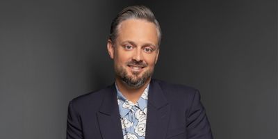 Comedian Nate Bargatze Announces Brings 'Big Dumb Eyes World Tour To ...