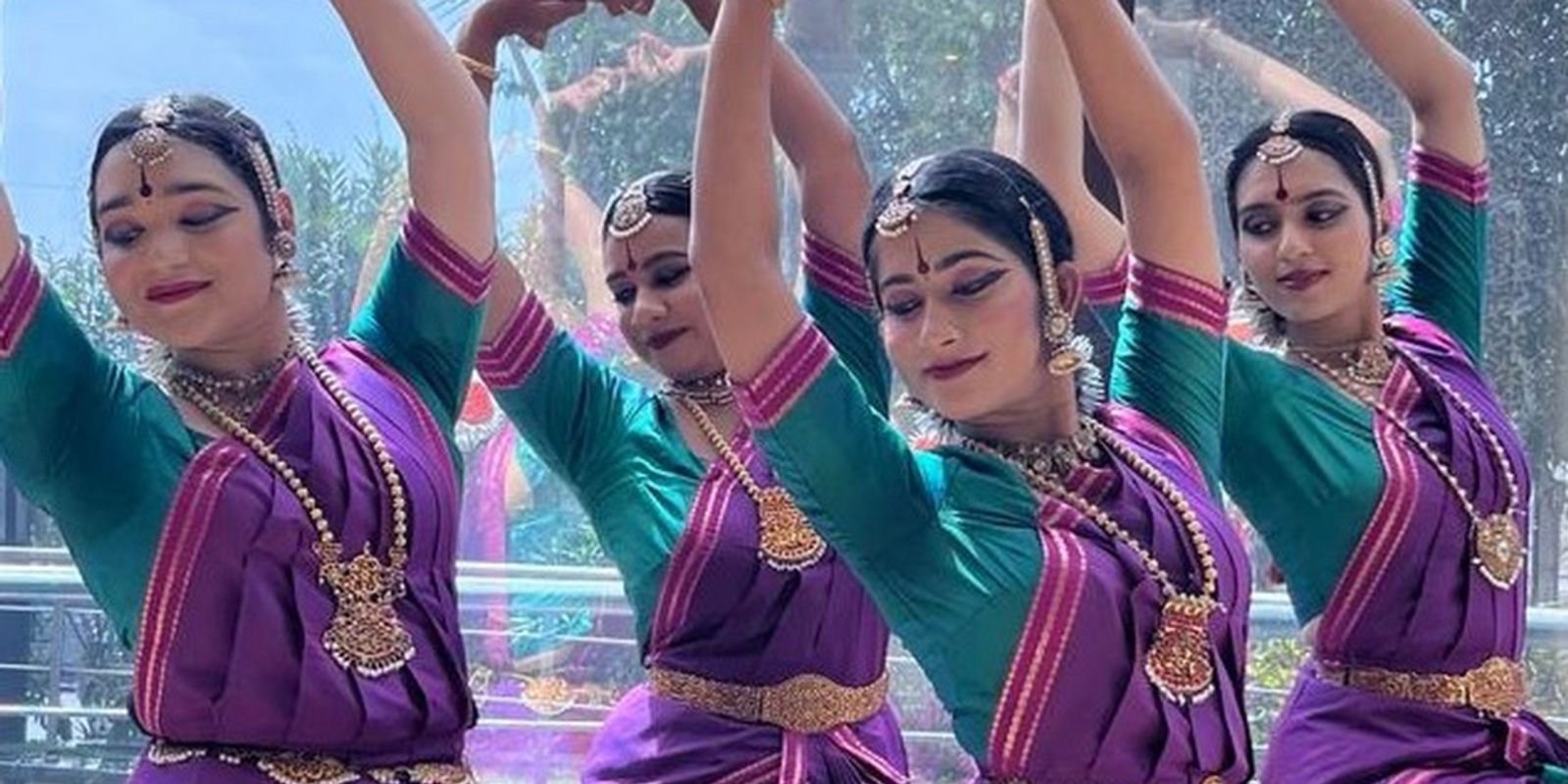 Dancer Geeta Chandran and Her Disciples Pay Tribute To Her Gurus at ...