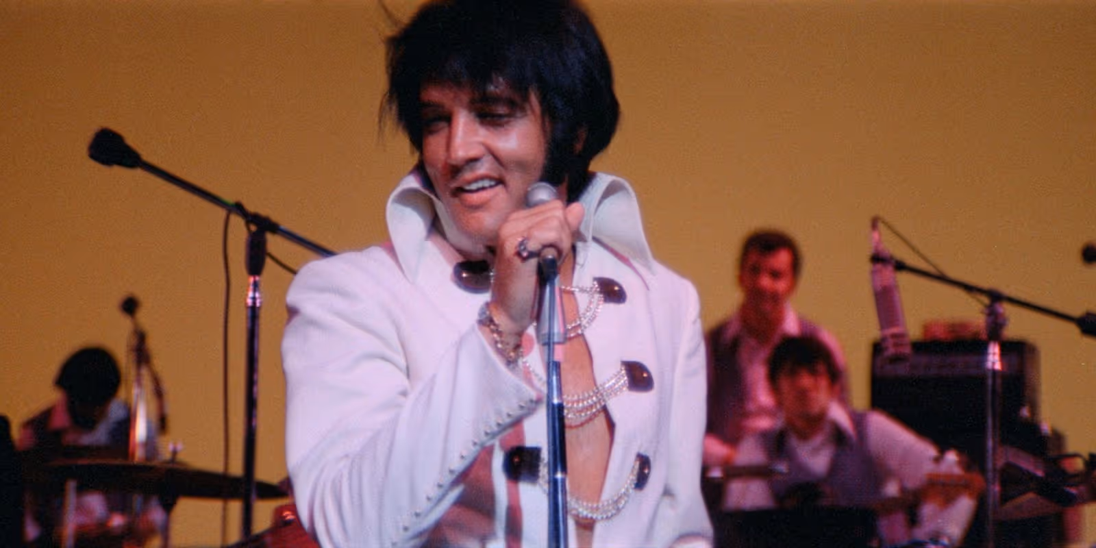 EPIC: ELVIS PRESLEY IN CONCERT Sets Streaming Debut on Paramount+
