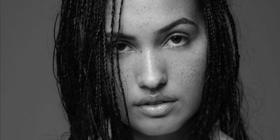 Mabel Releases New Single 'Chat'