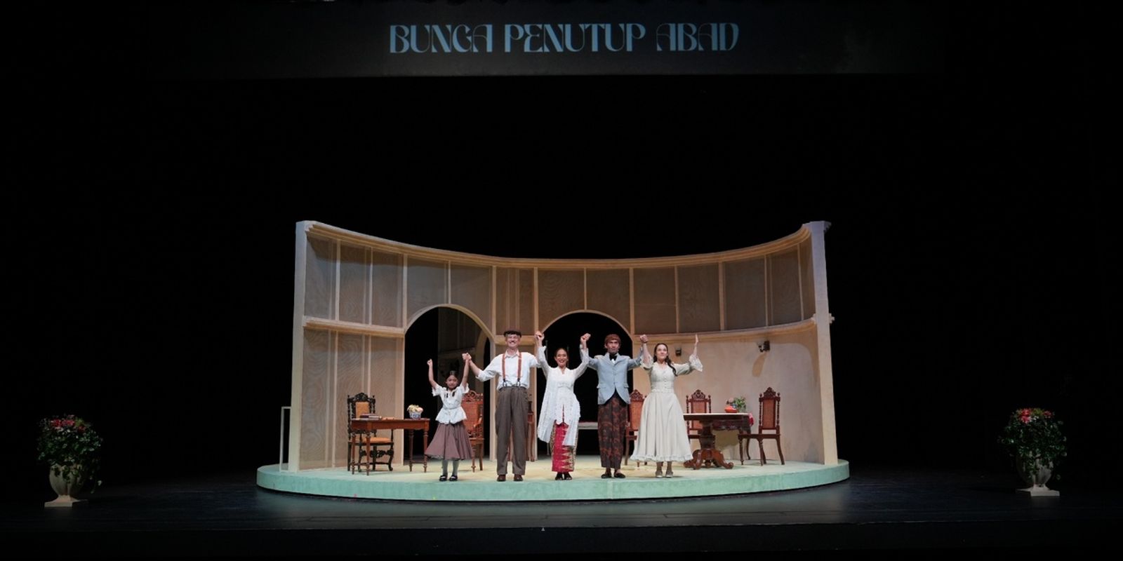 REVIEW: BUNGA PENUTUP ABAD brings Pramoedya’s World to the Stage