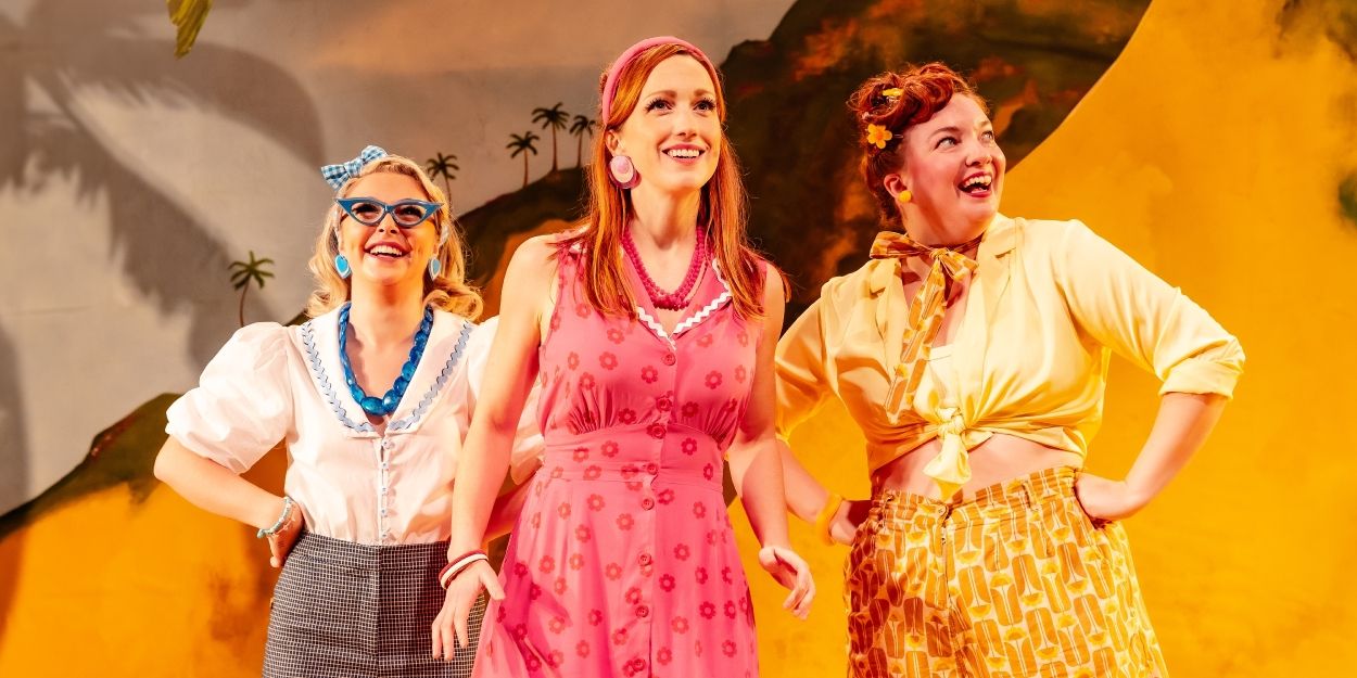 Review: FUN AT THE BEACH ROMP-BOMP-A-LOMP!!, Southwark Playhouse