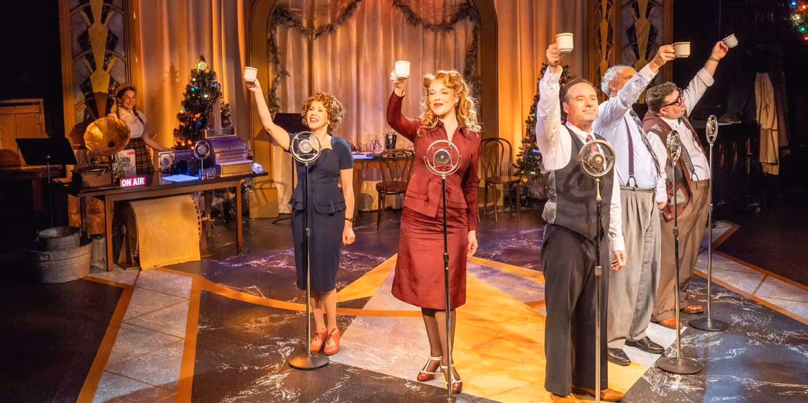 Review: IT'S A WONDERFUL LIFE-A LIVE RADIO PLAY at Fulton Theatre
