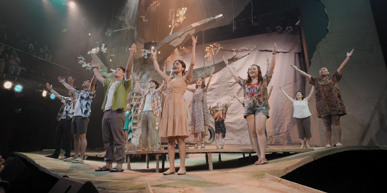 Video: TABING ILOG, THE MUSICAL Cast Take Their Bows