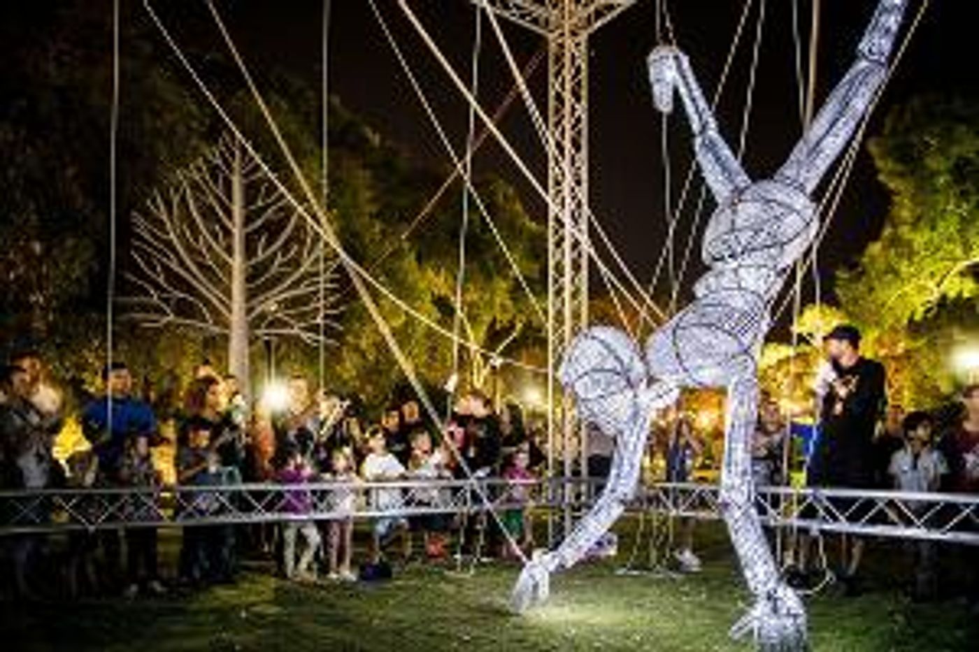 Giant Interactive Puppet Lights Up Perth City