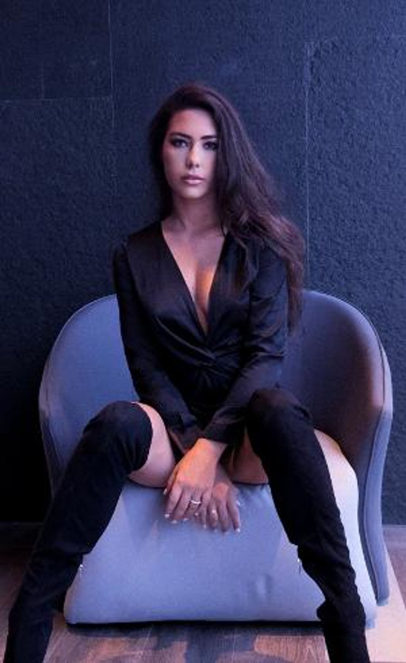 Lily Jay Releases New Song 'Turn Off The Lights'