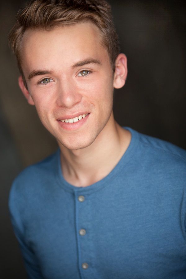 Alex Carr Headshot Photo