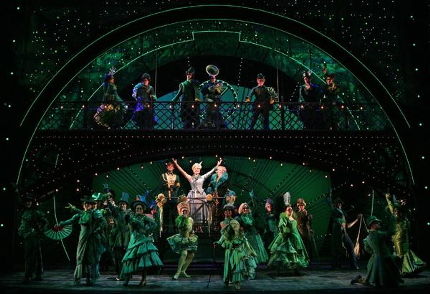 Photos: First Look at Alexandra Billings, Lindsay Pearce and More in WICKED on Broadway
