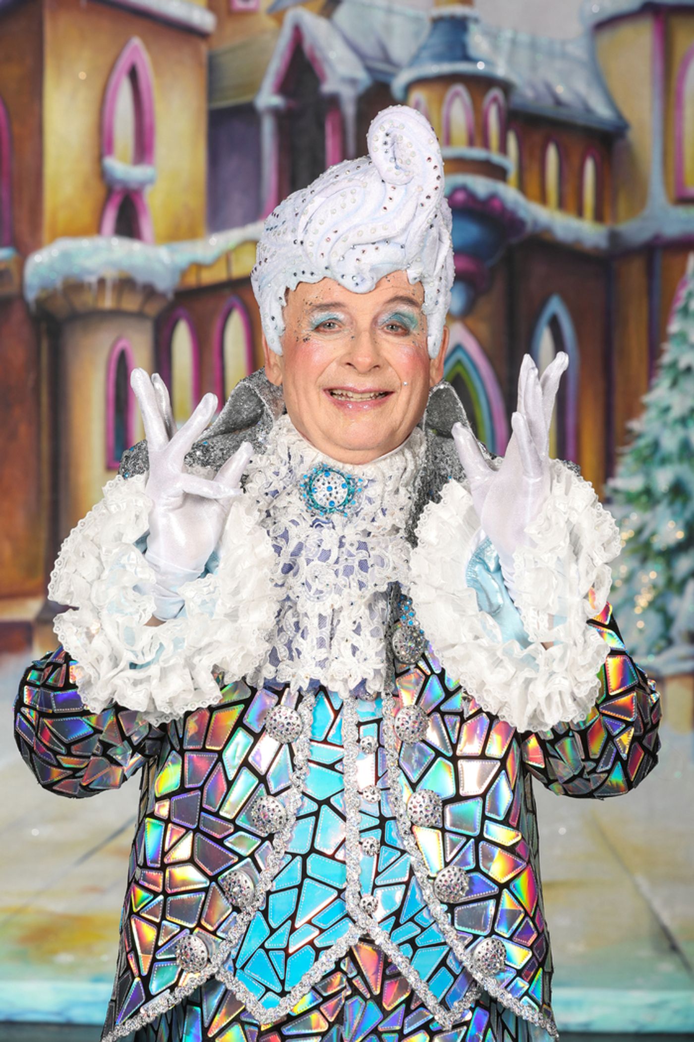 Photos: First Look at the Cast of SNOW WHITE AND THE SEVEN DWARFS Panto at Southampton's ...