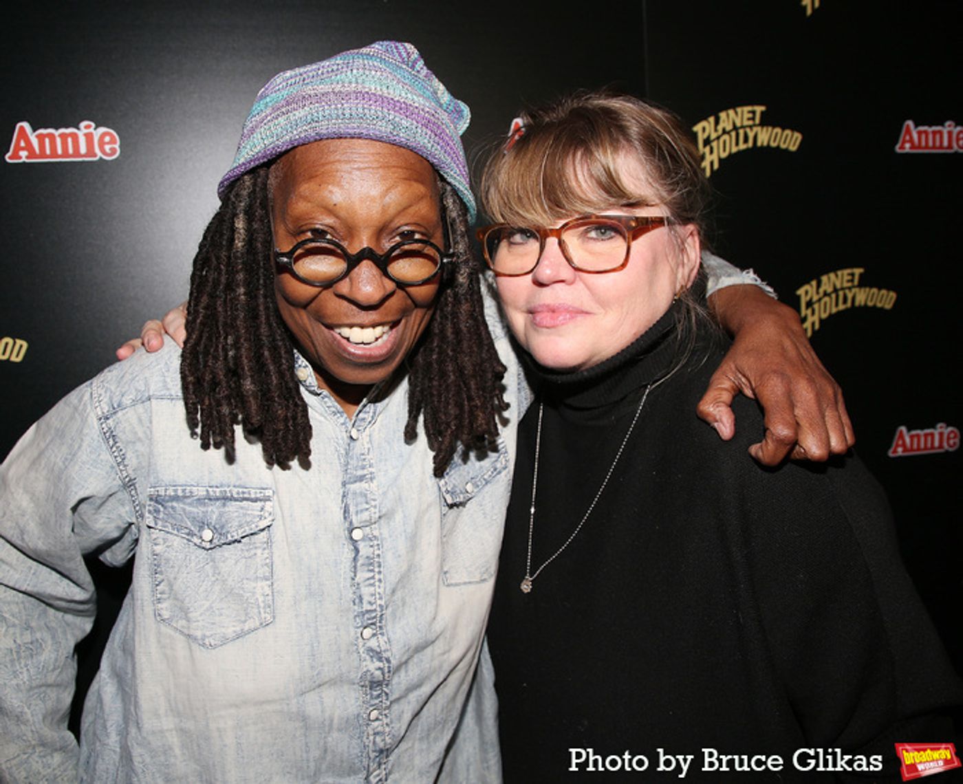 Photos: Whoopi Goldberg & ANNIE Cast Celebrate at Planet Hollywood NYC
