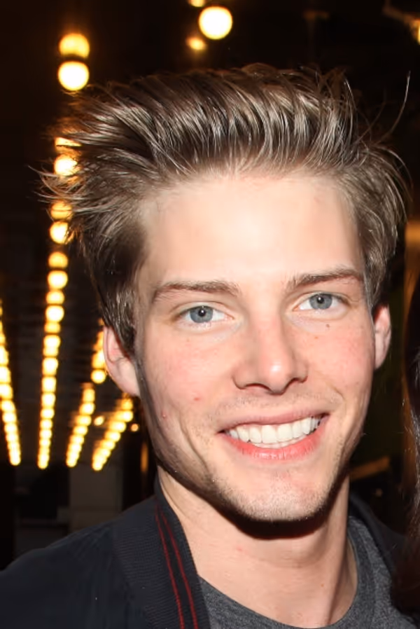 Hunter Parrish (Actor): Credits, Bio, News & More | Broadway World